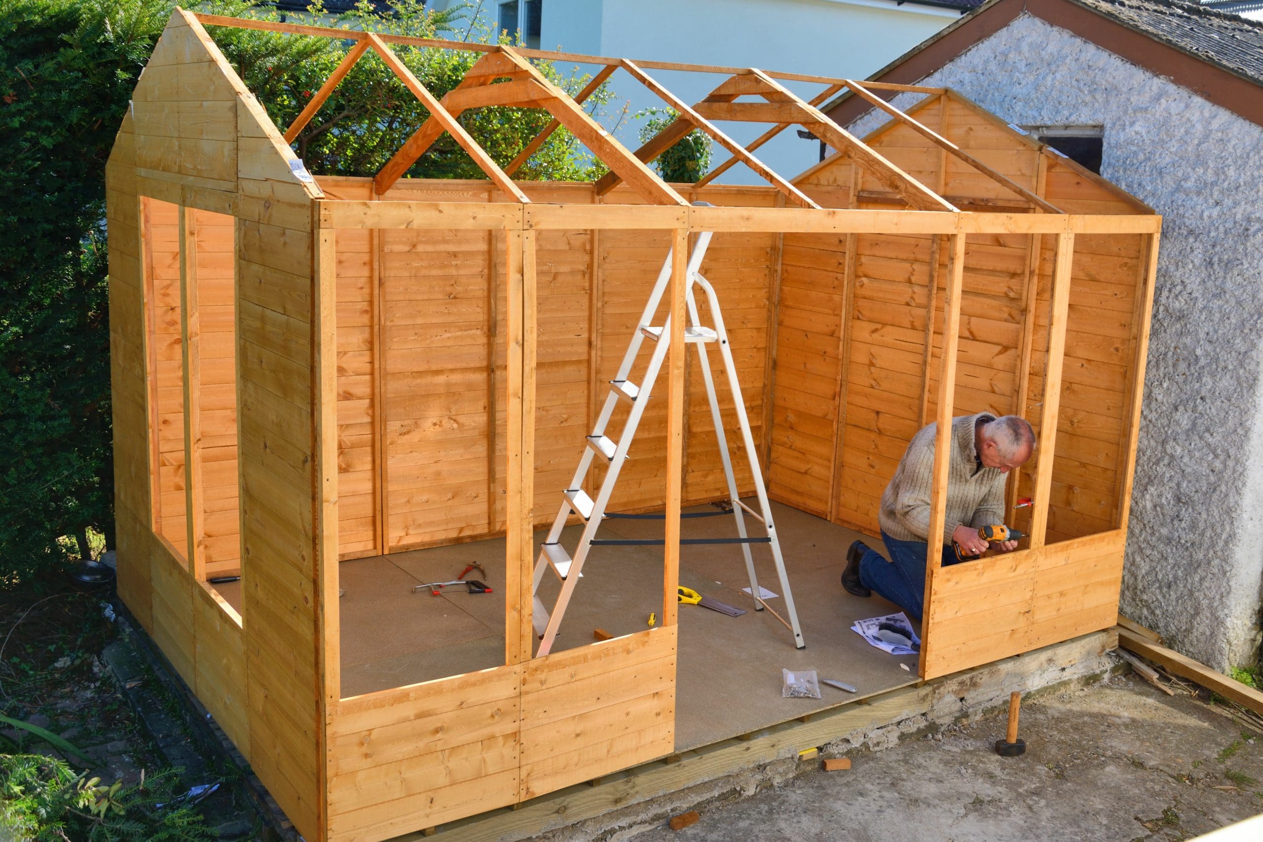 Can You Build a Shop in Your Backyard in Oregon? - RS&Assoc.